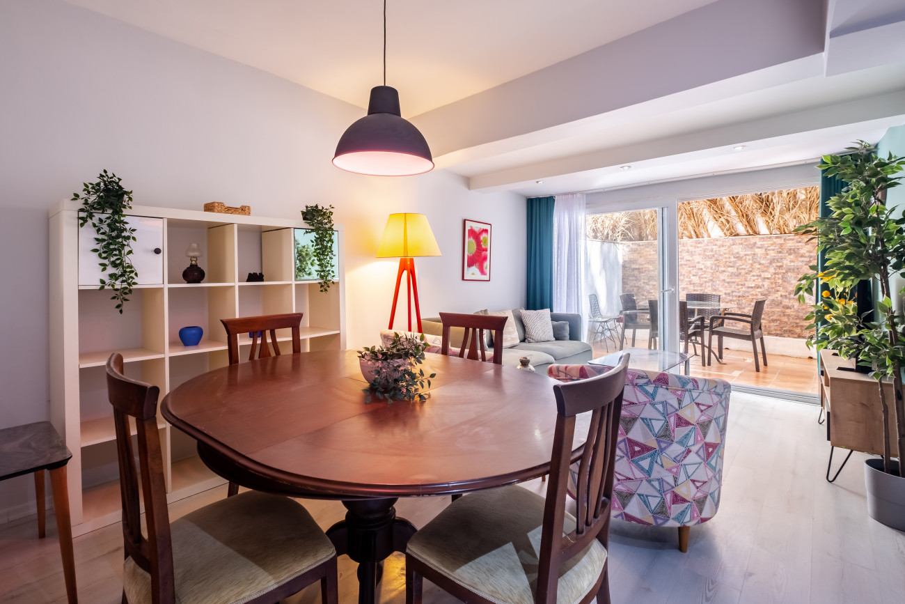 Cozy Sisli Flat, Near Mall, with Backyard | Missafir