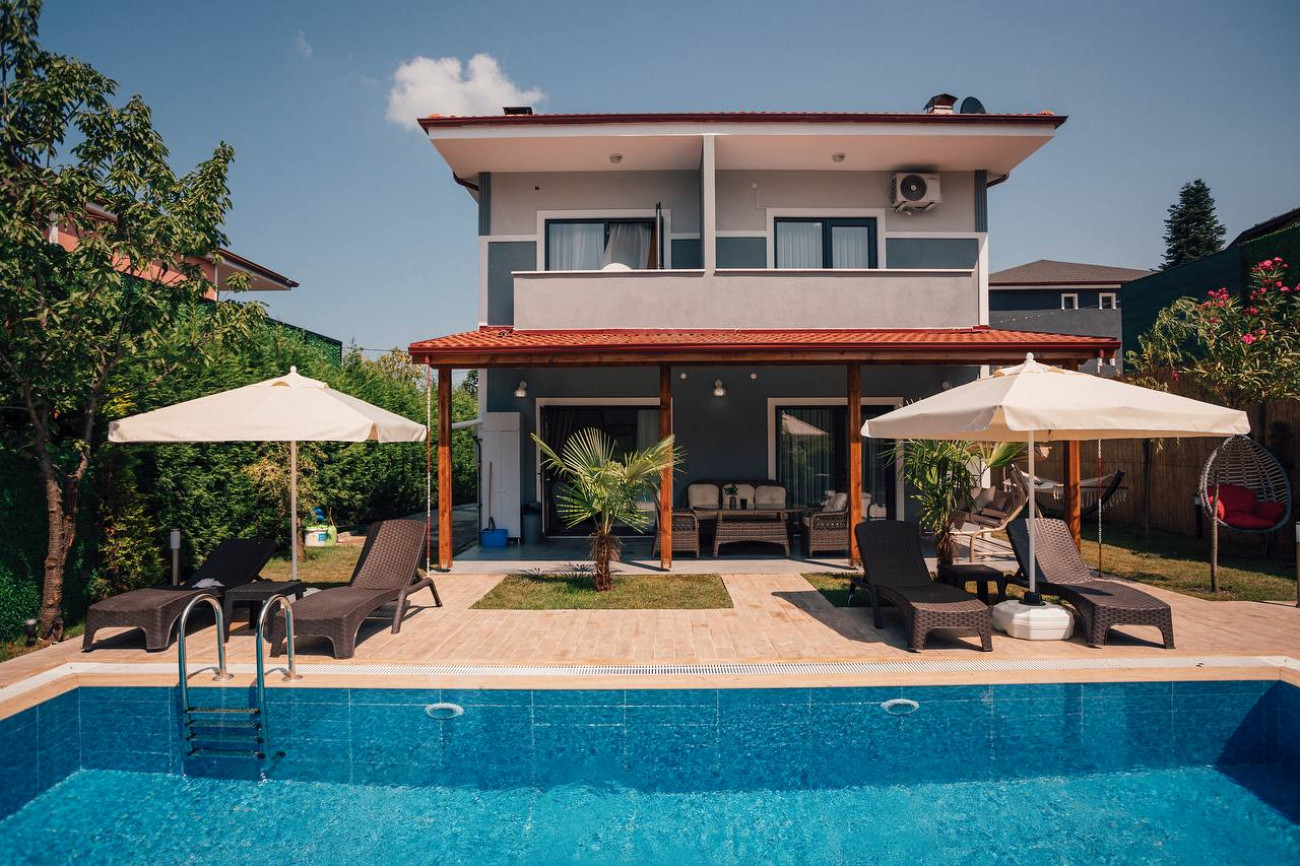Captivating Villa with Private Pool in Sapanca | Missafir
